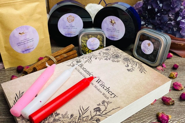 25 Spellbinding Witchy Subscription Boxes (for 2022) | Okay Now Breathe
